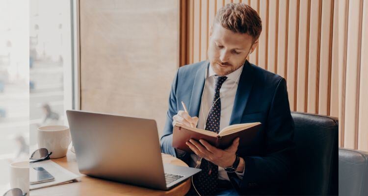 ¿Cuánto dura una maestría? ¡Conoce la duración, costos y beneficios!